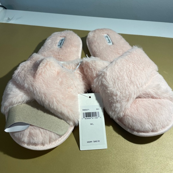 Splendid | Shoes | Nwt Splendid Pink Furry Plush Cross Slide Slippers ...